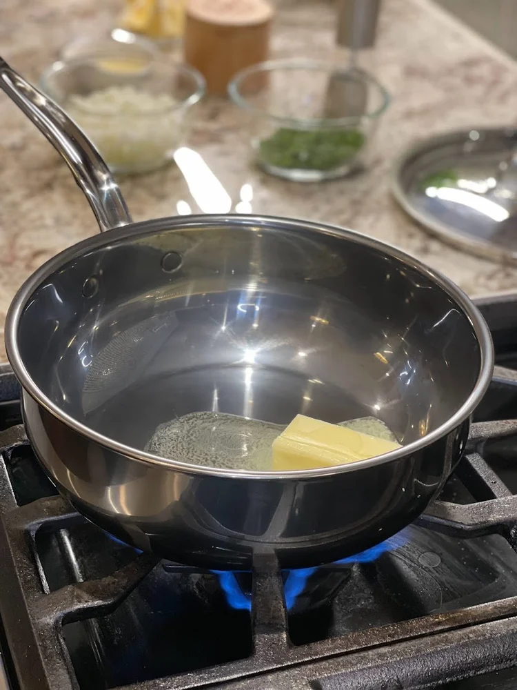 Mussels in Garlic Cream Sauce — Tastes & Treks