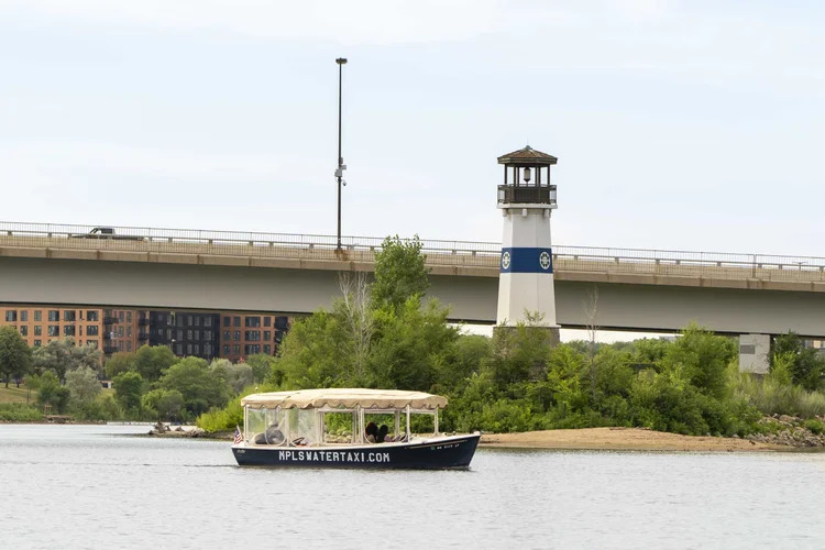 Photo Gallery — Mpls Water Taxi