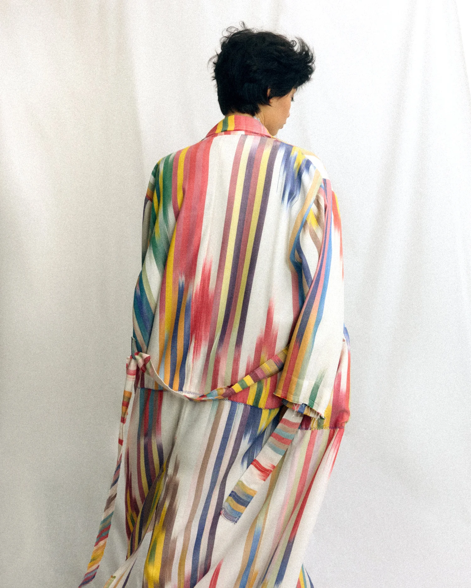 PAIRI DAEZA Spring/Summer 2025: Sustainable Fashion with Persian Heritage