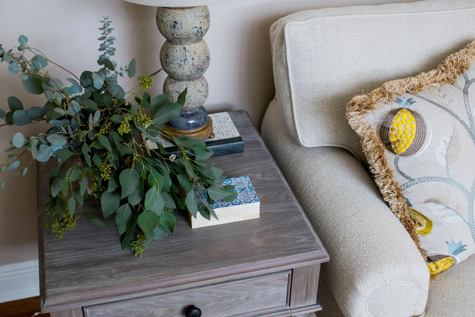 Plaza Tower: Classic Design in a Small Space — Jennifer Taylor Design ...