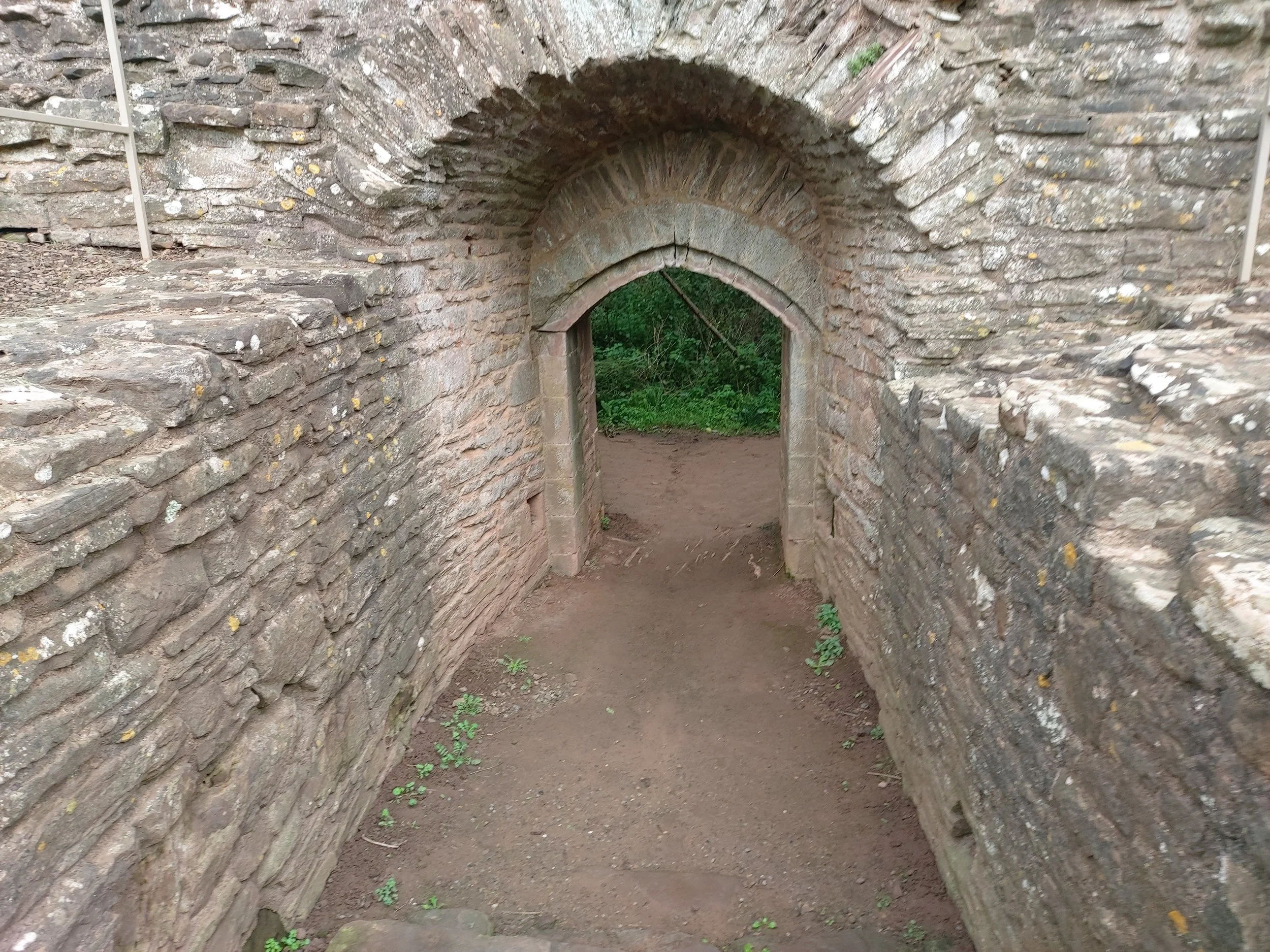 Skenfrith Castle — Castle Crawl Cymru