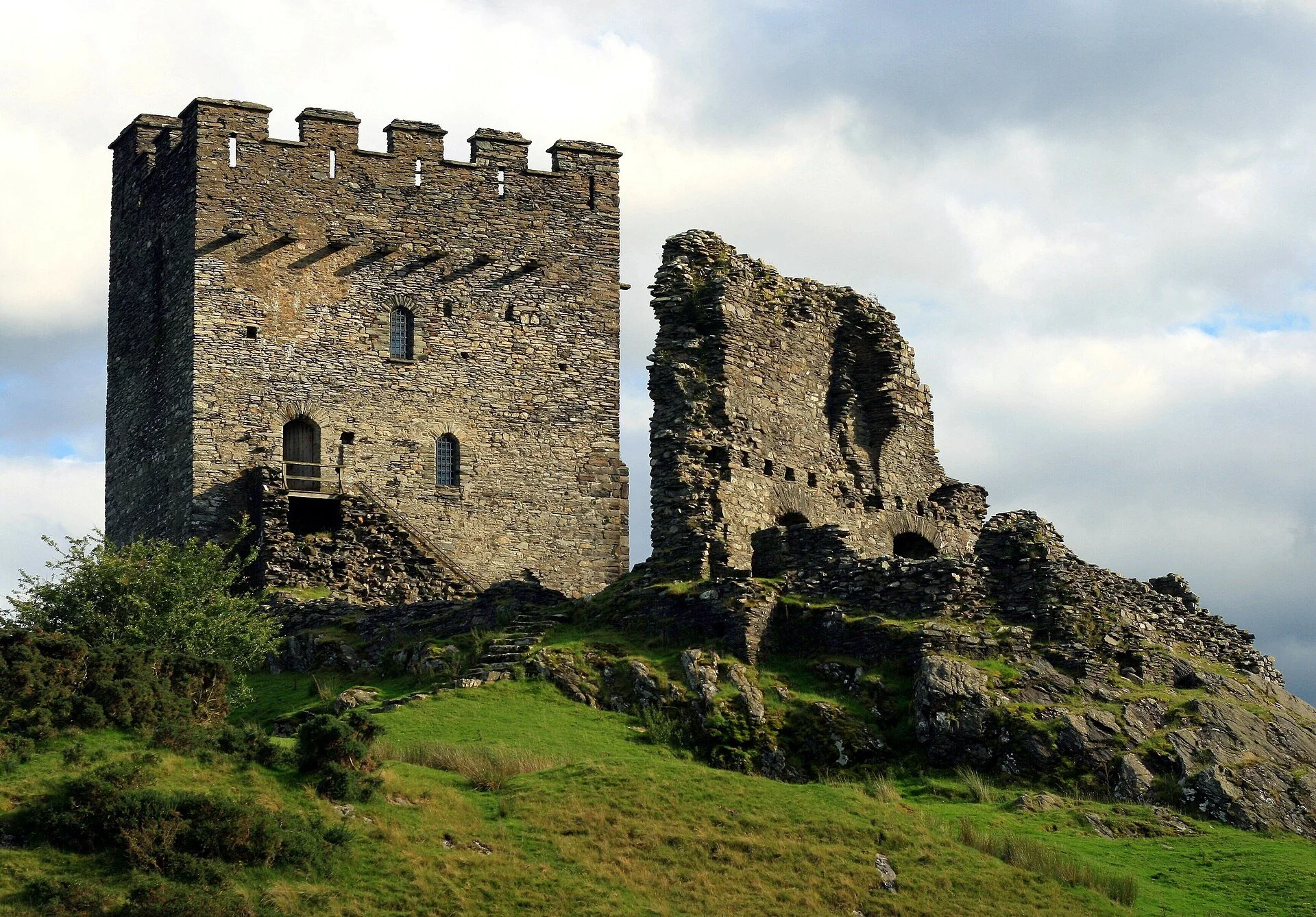 Dolwyddelan Castle | Visit Welsh Castles — Castle Crawl Cymru