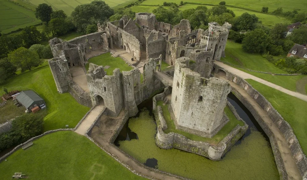 Raglan Castle | Visit Welsh Castles — Castle Crawl Cymru