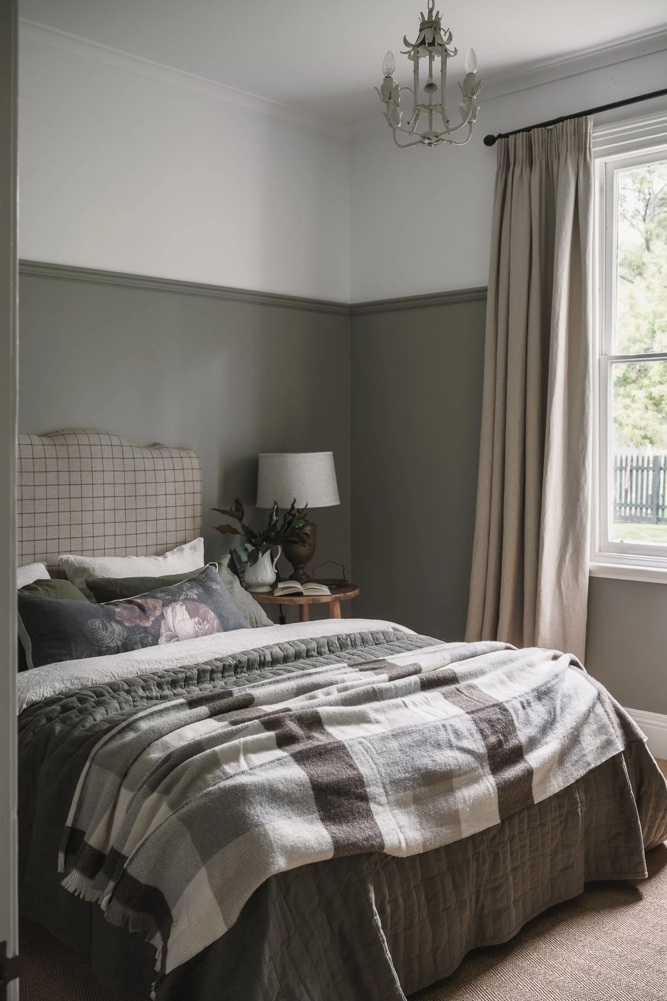 Lemongum cottage at Banongill Station, Skipton Victoria — Hannah Puechmarin