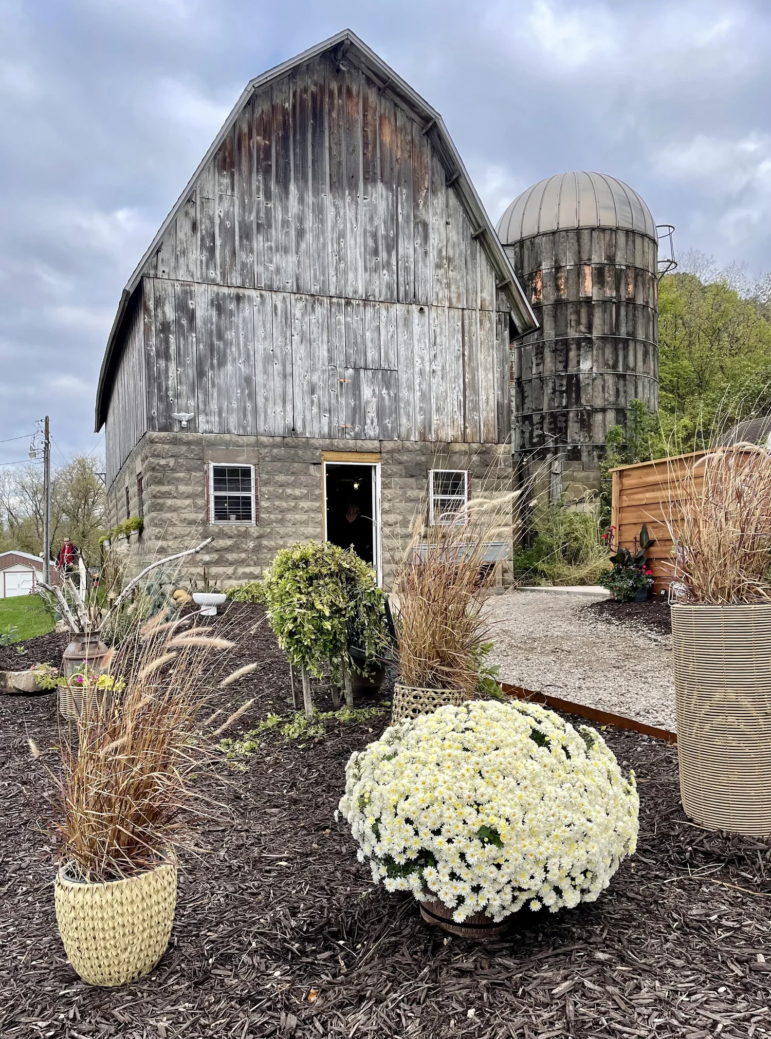 COCKTAIL HOUR BARN — Genesis Ranch