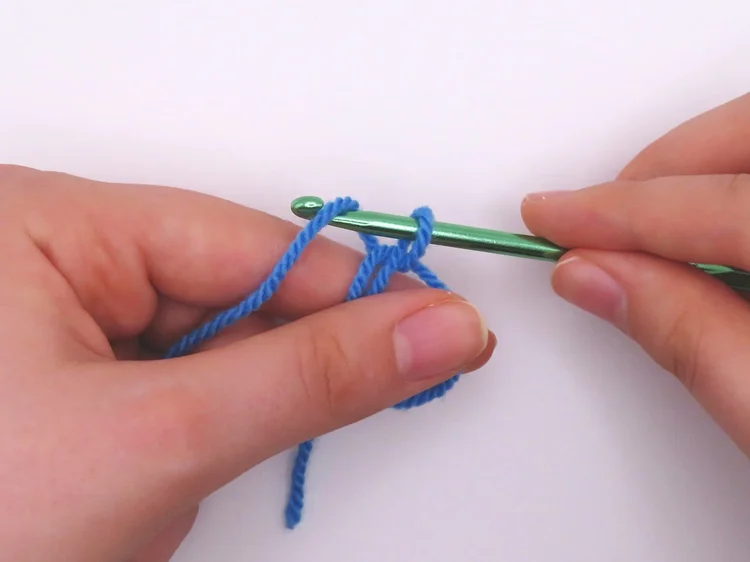 How to Cast On and Off in Crochet — Koalamea Crafts