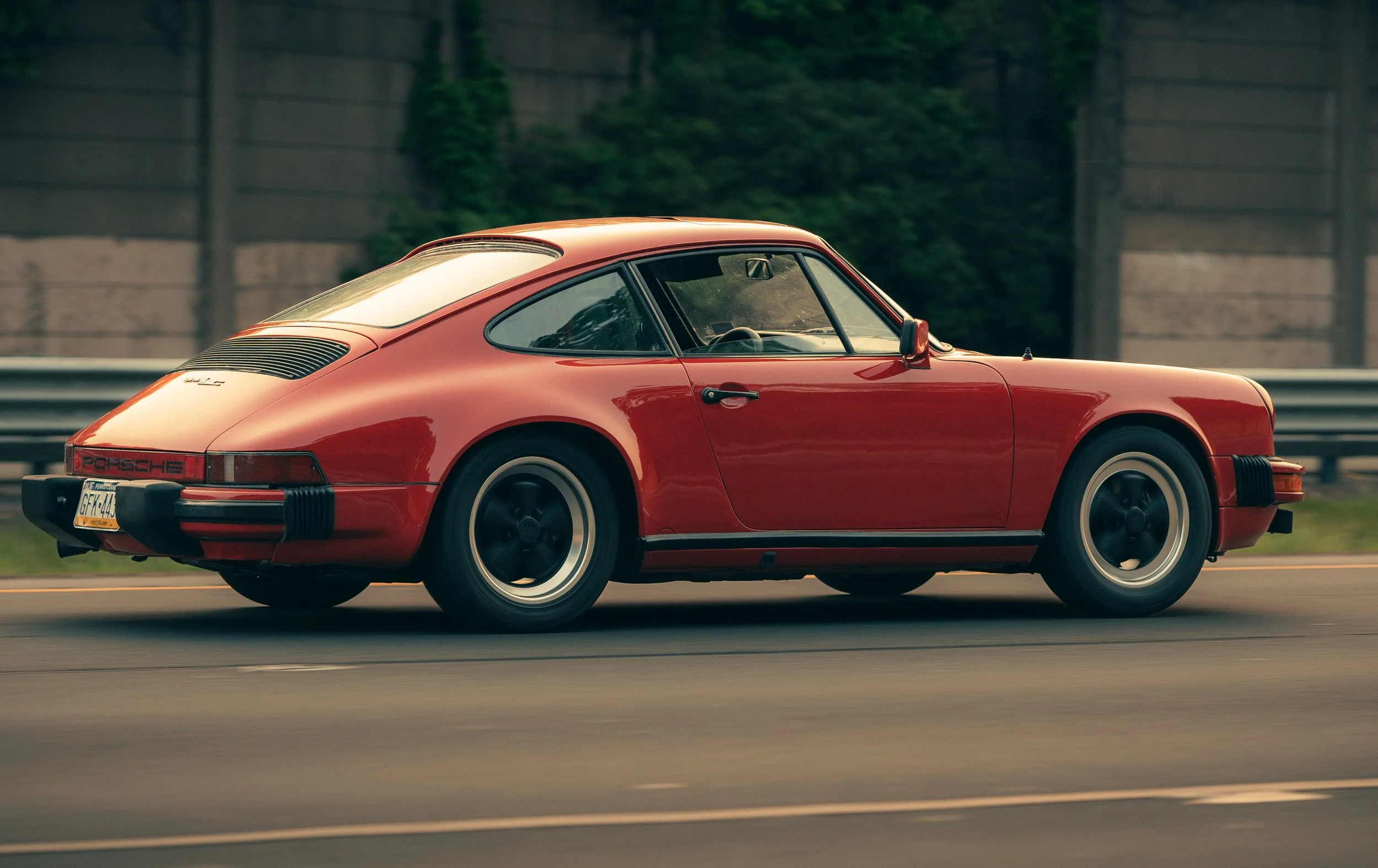 CARS — PHOTO . TRIPPS