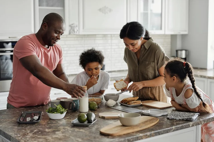 10 Characteristics of a Healthy Family — Mom Therapy Chicago