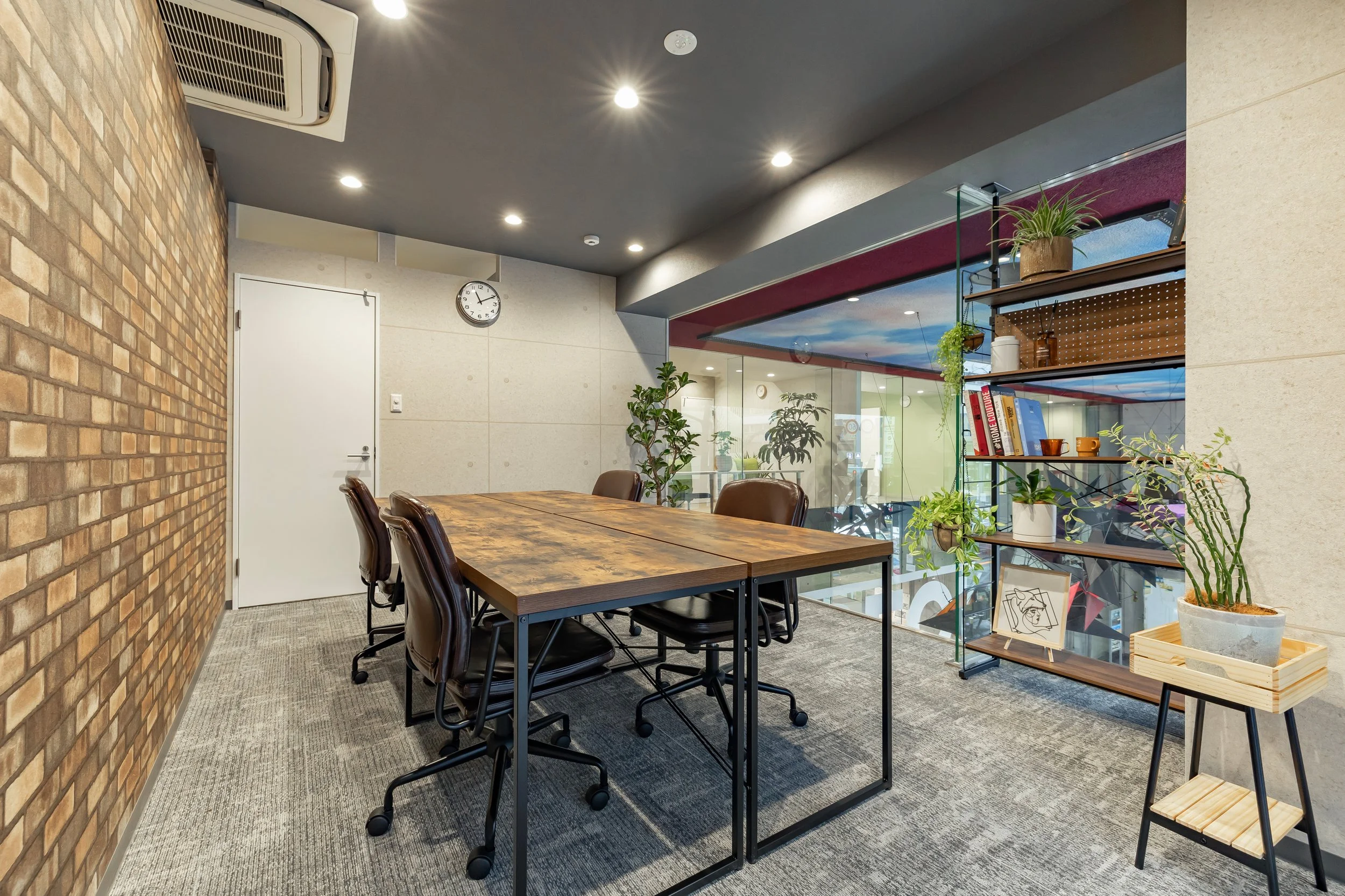 PRIVATE OFFICE — The DECK | Coworking Space in Osaka