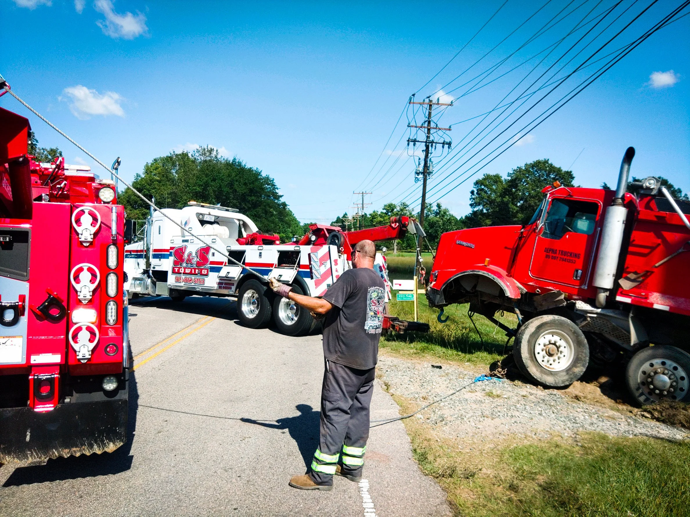 Towing Services — S&S Towing, Inc.