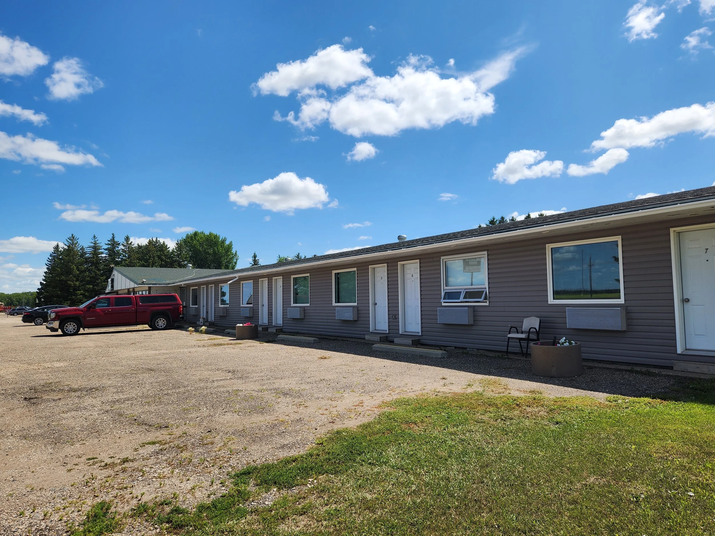 Motel — Spruce Woods Inn