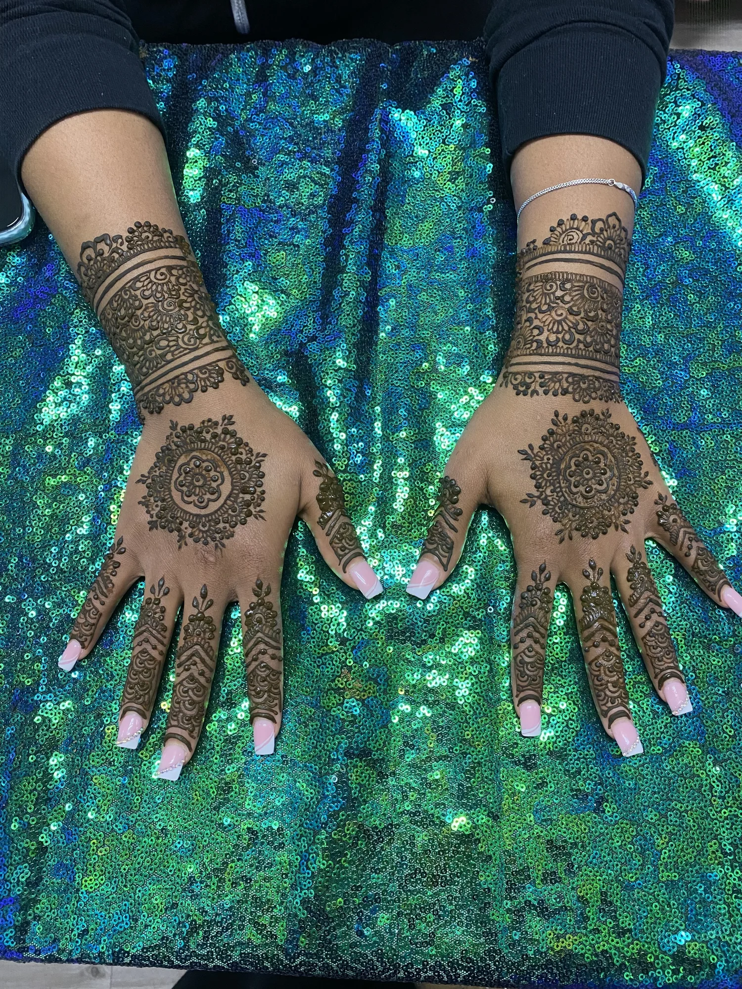 Gallery 3 — I Need Henna Art Company