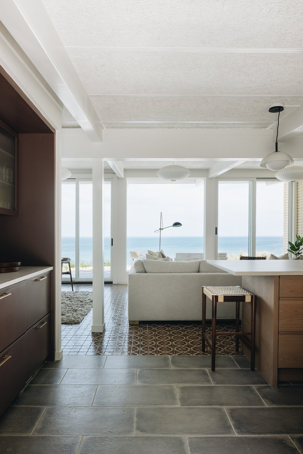MID-CENTURY MODERN BEACH HOUSE — Jean Stoffer Design