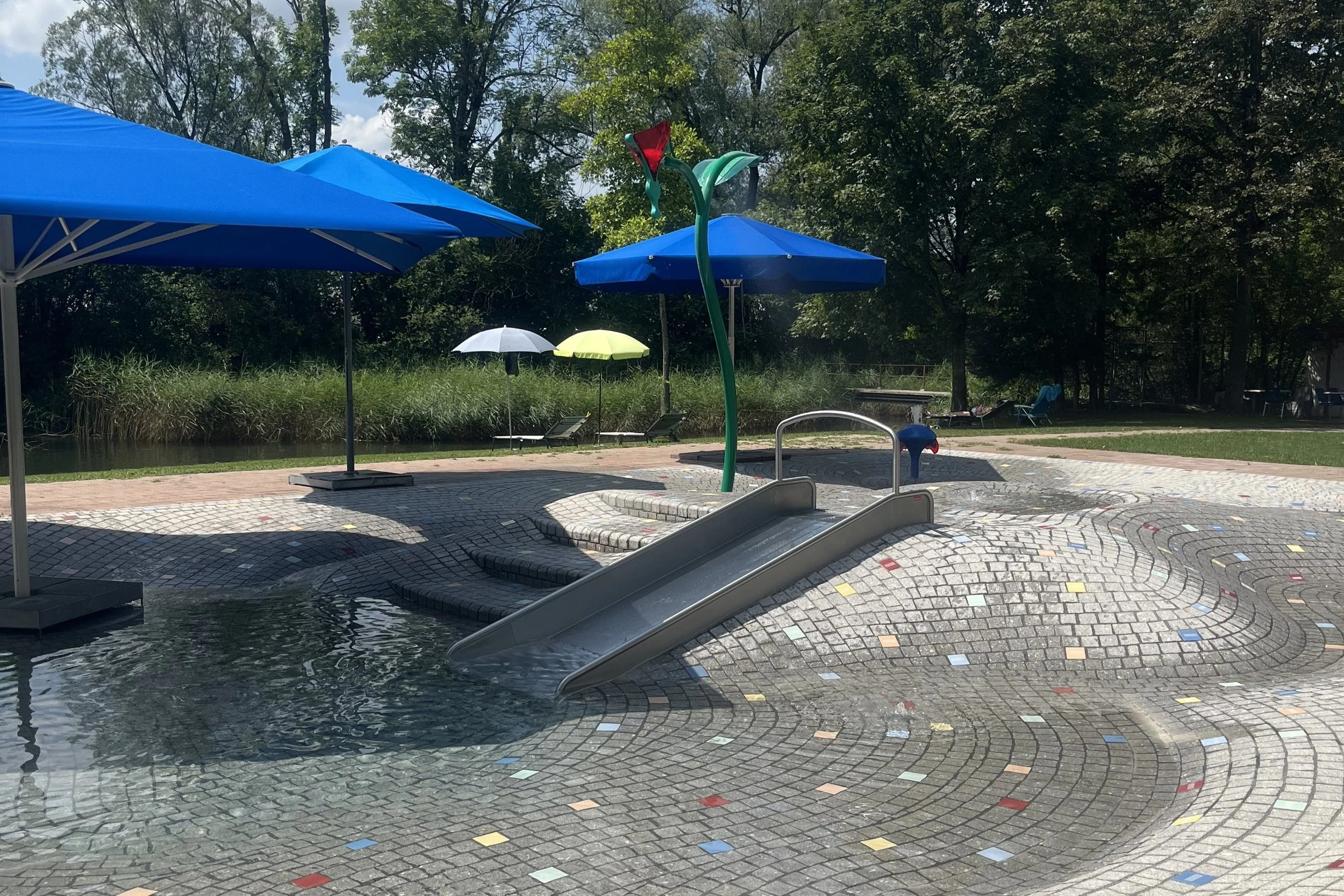 Freibad Giessenbad in Belp — Bärner Mamis