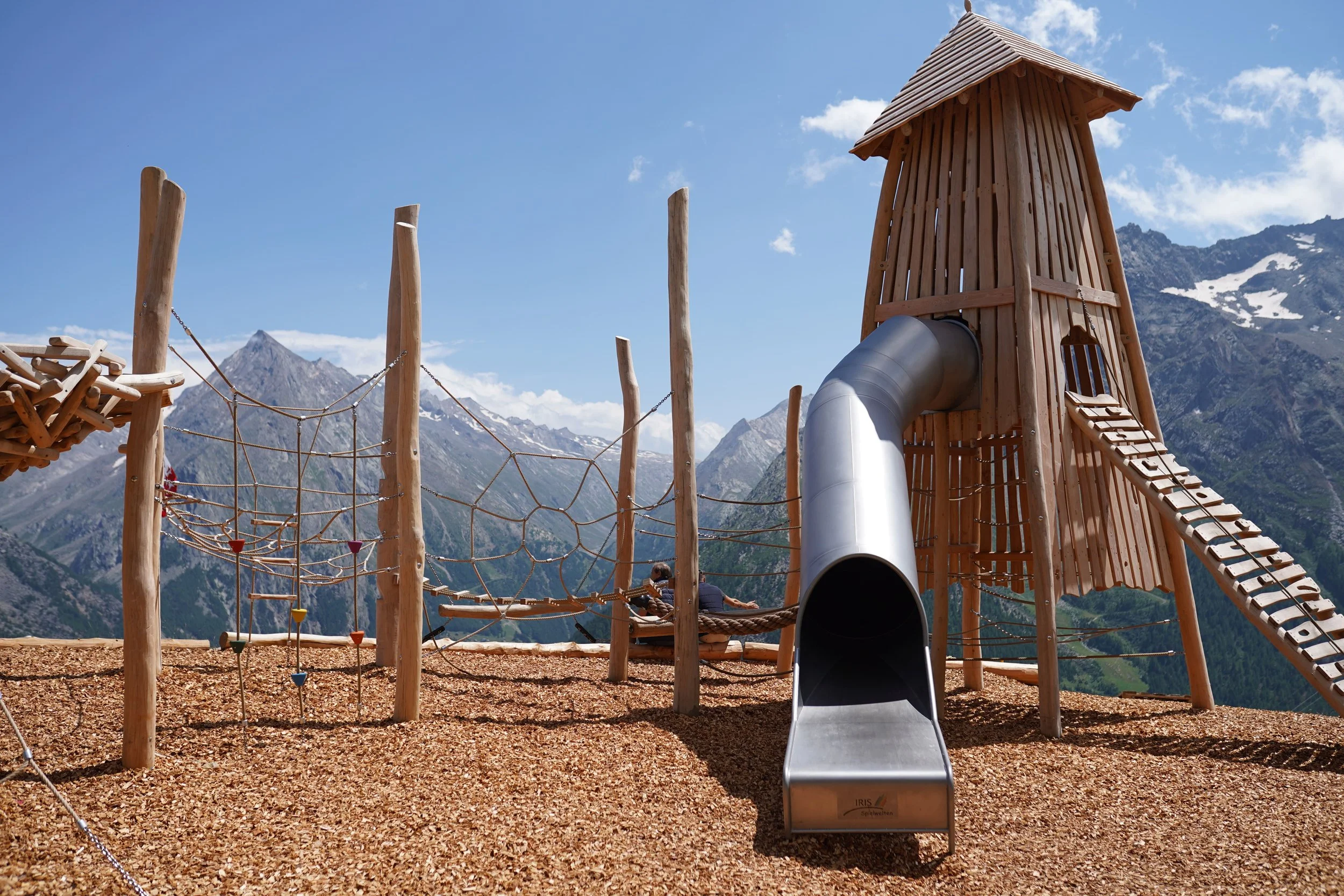 Hannig in Saas Fee: Abenteuerspielplatz und Bergrestaurant — Bärner Mamis