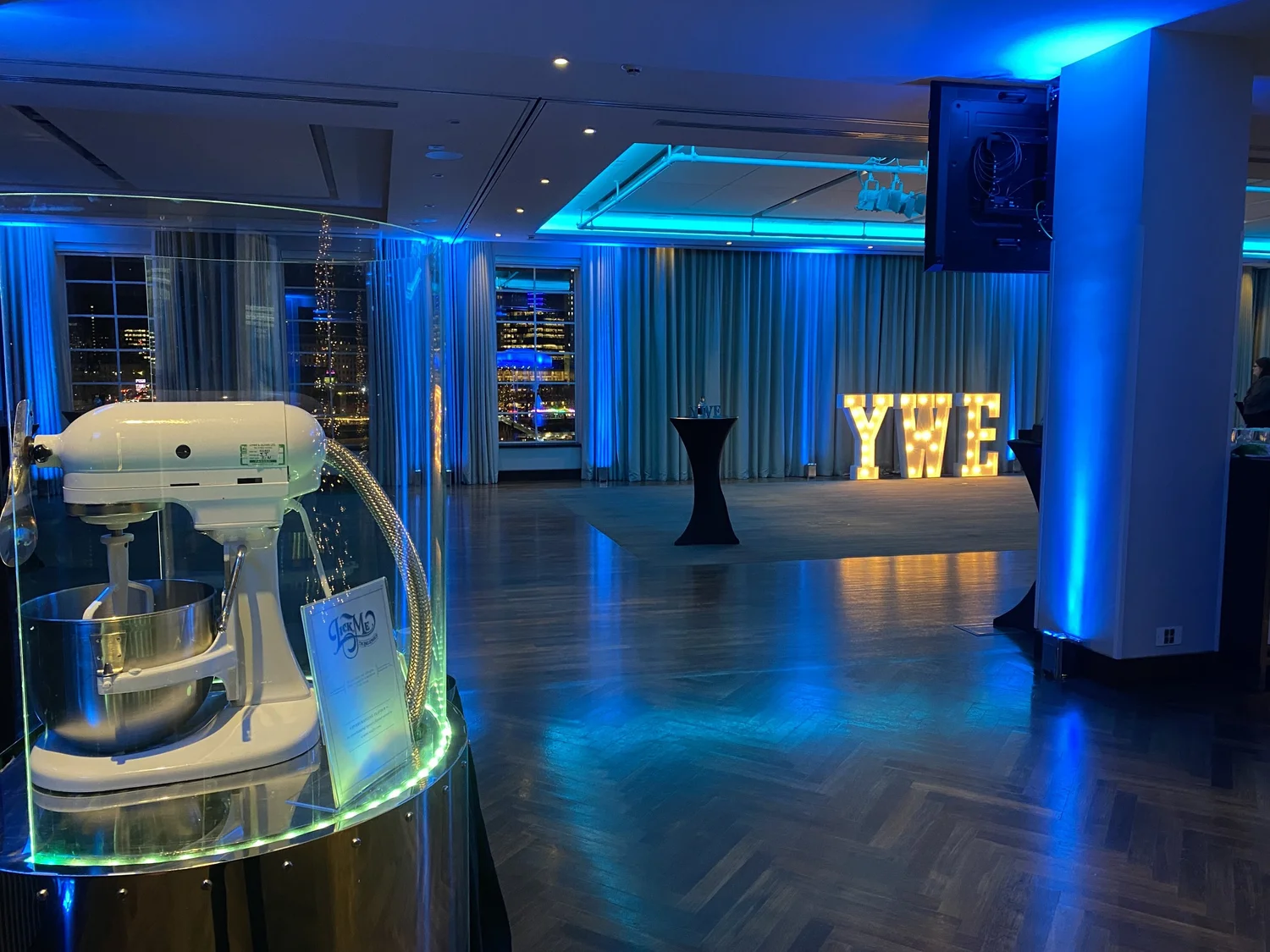 Nitro Pod — Lick Me I'm Delicious | Incredible Edible Experiences