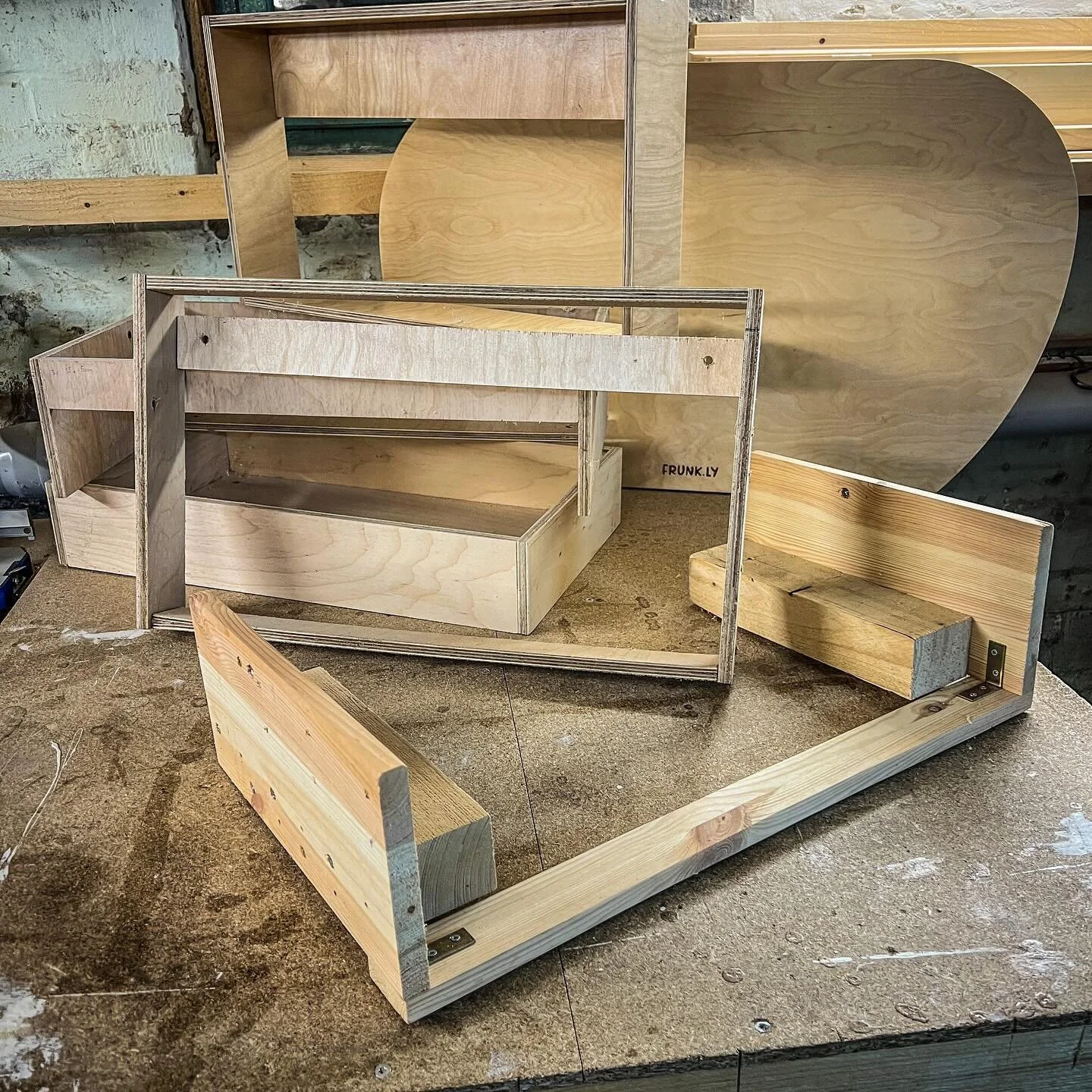 Frunkly - Take your frunk to the next level