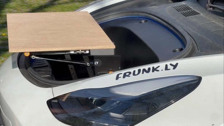 Frunkly - Frunk table for Tesla