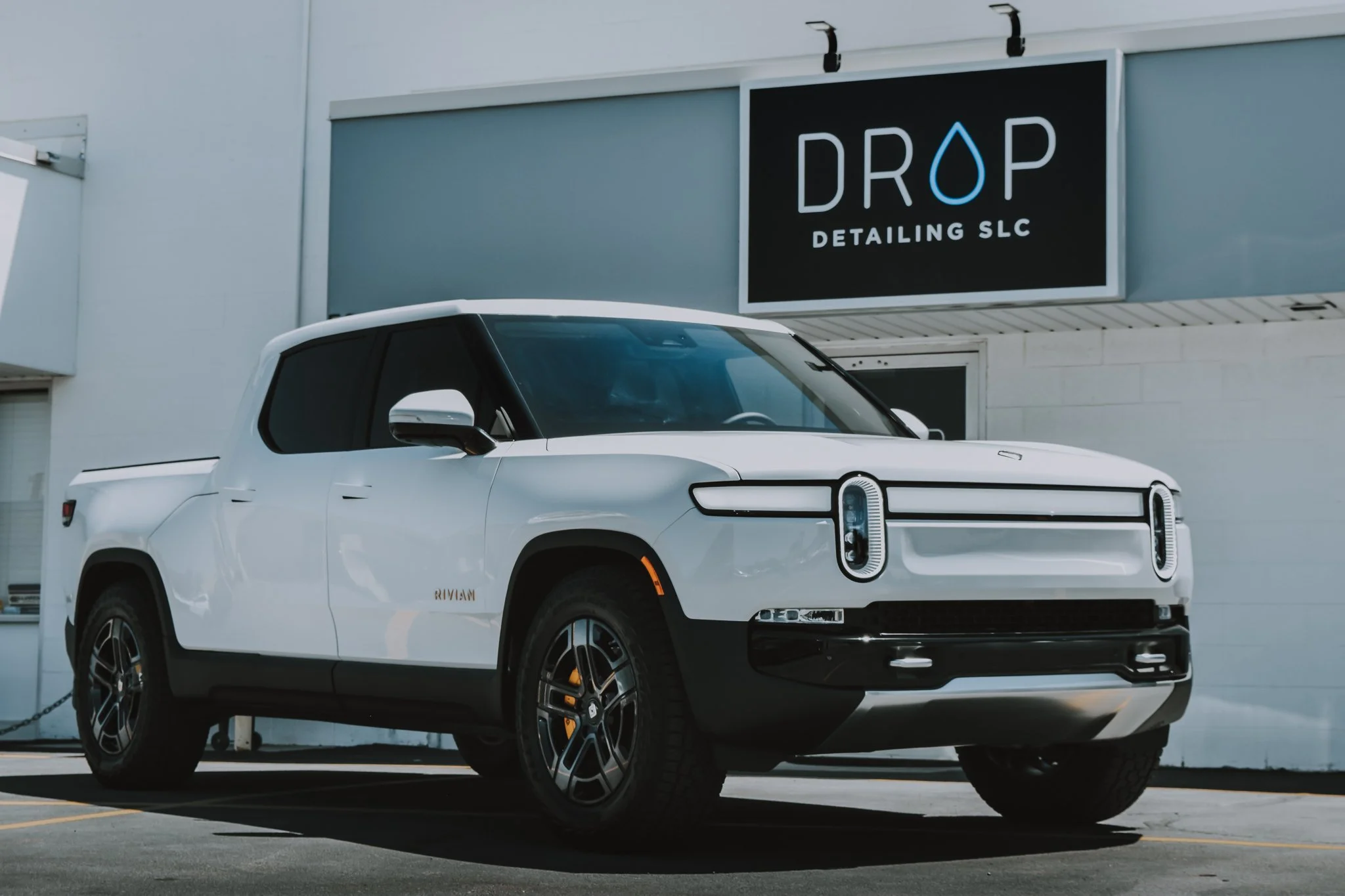 2022 Rivian R1T — Drop Detailing