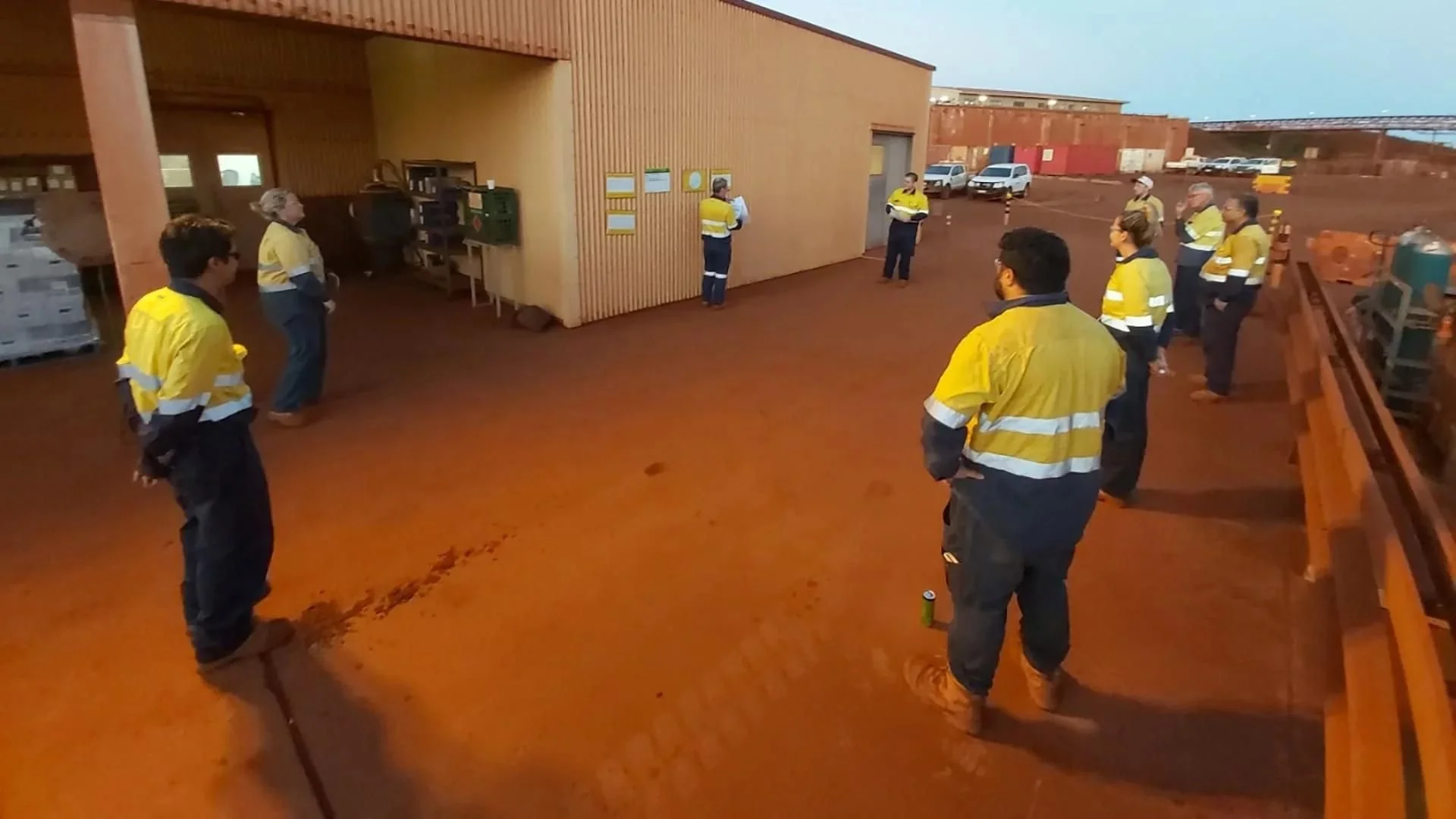 Mining industry insights | Day in the life of a miner — MYNR | Mining ...