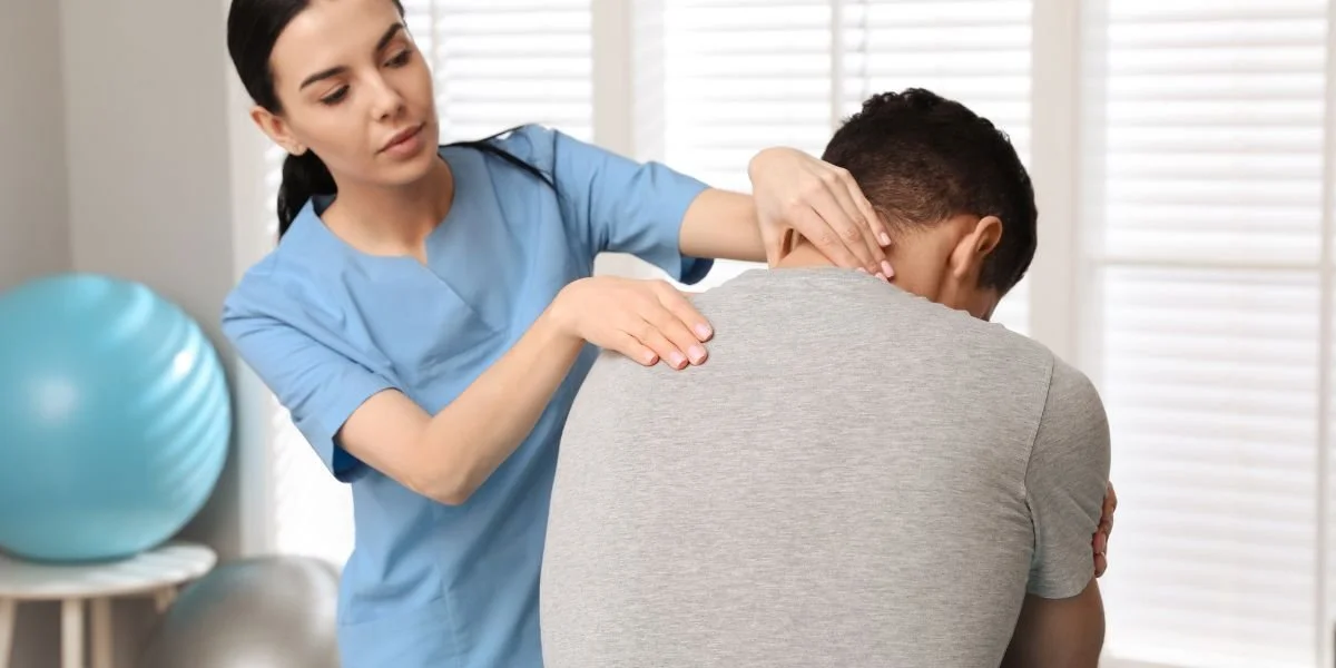 What Is Kyphosis - Symptoms, Causes, and Treatment Options — Bergin Motion