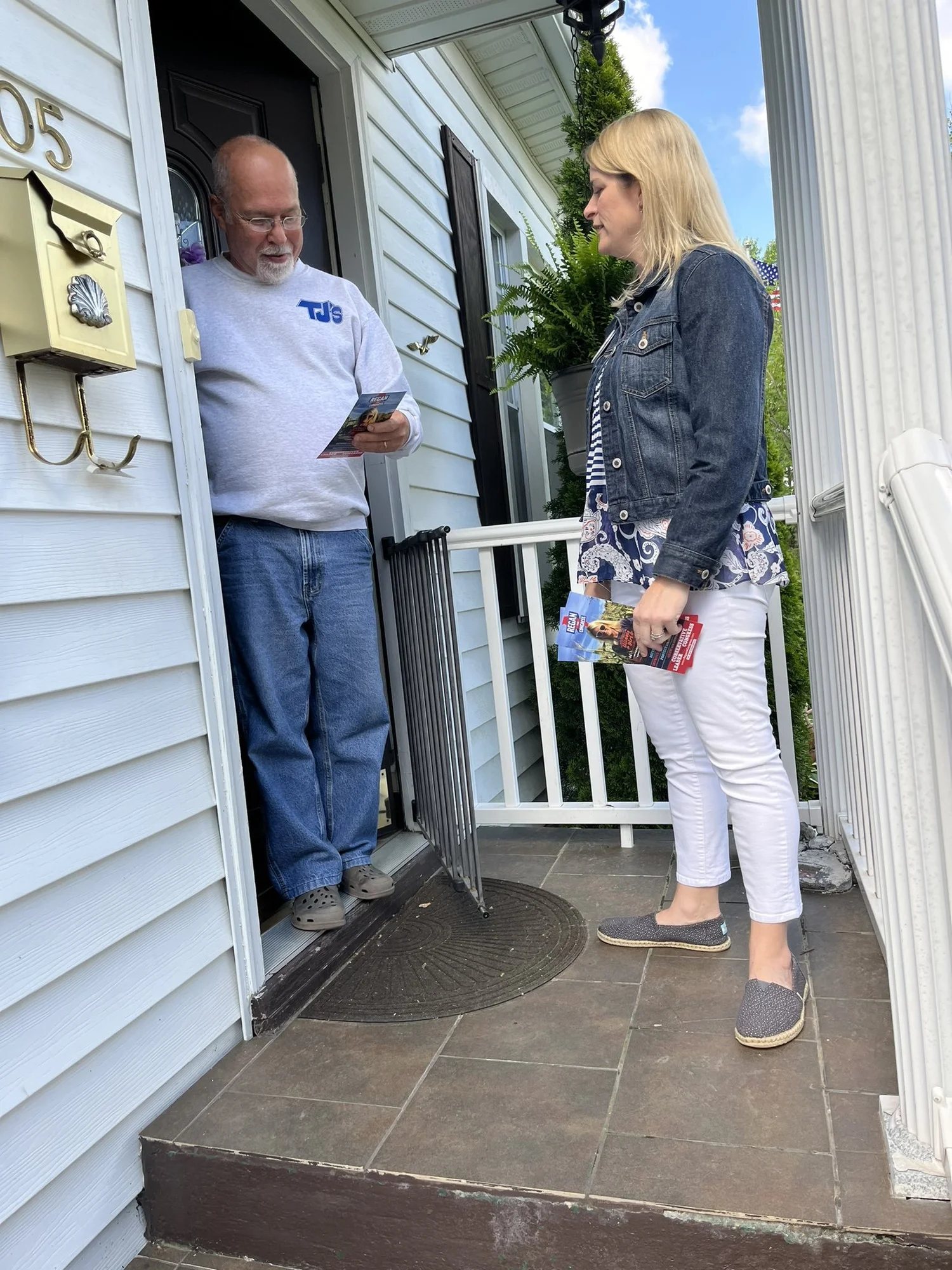 Join Us — Regan Deering for Illinois