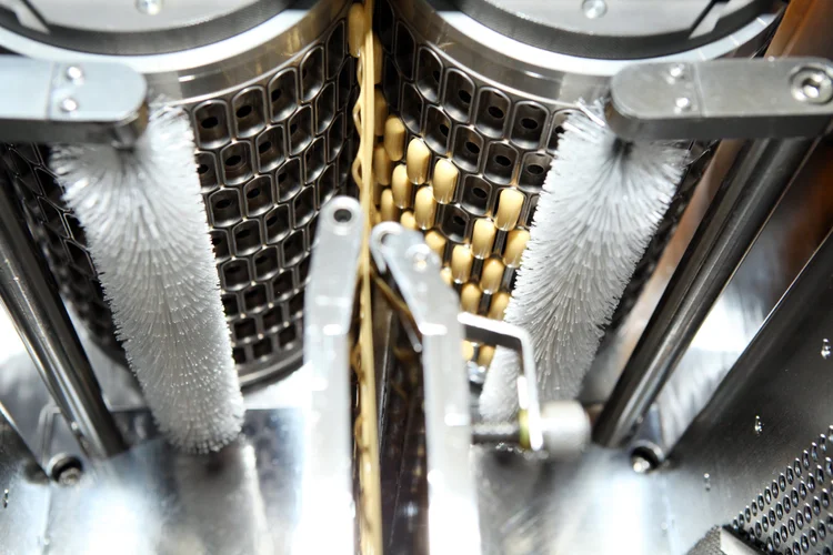 The manufacturing process of softgel capsules — The Science of Soft ...