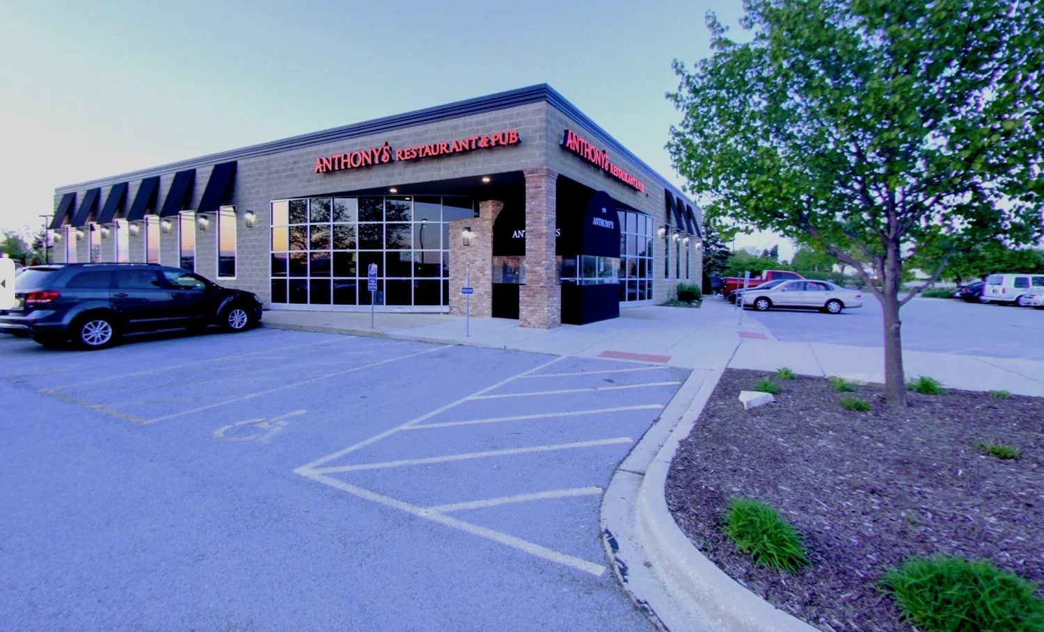 Anthony's Restaurant & Pub