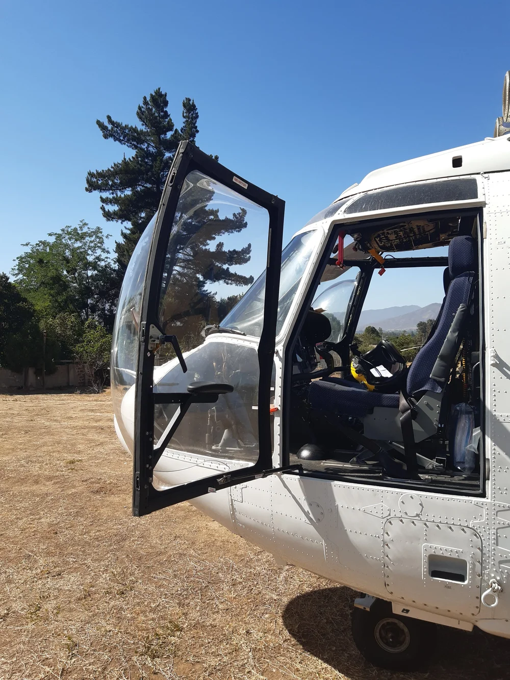 Airbus - AS332 (EC225) Pilot/Co-Pilot Bubble Window — VIH Aerospace MMRO