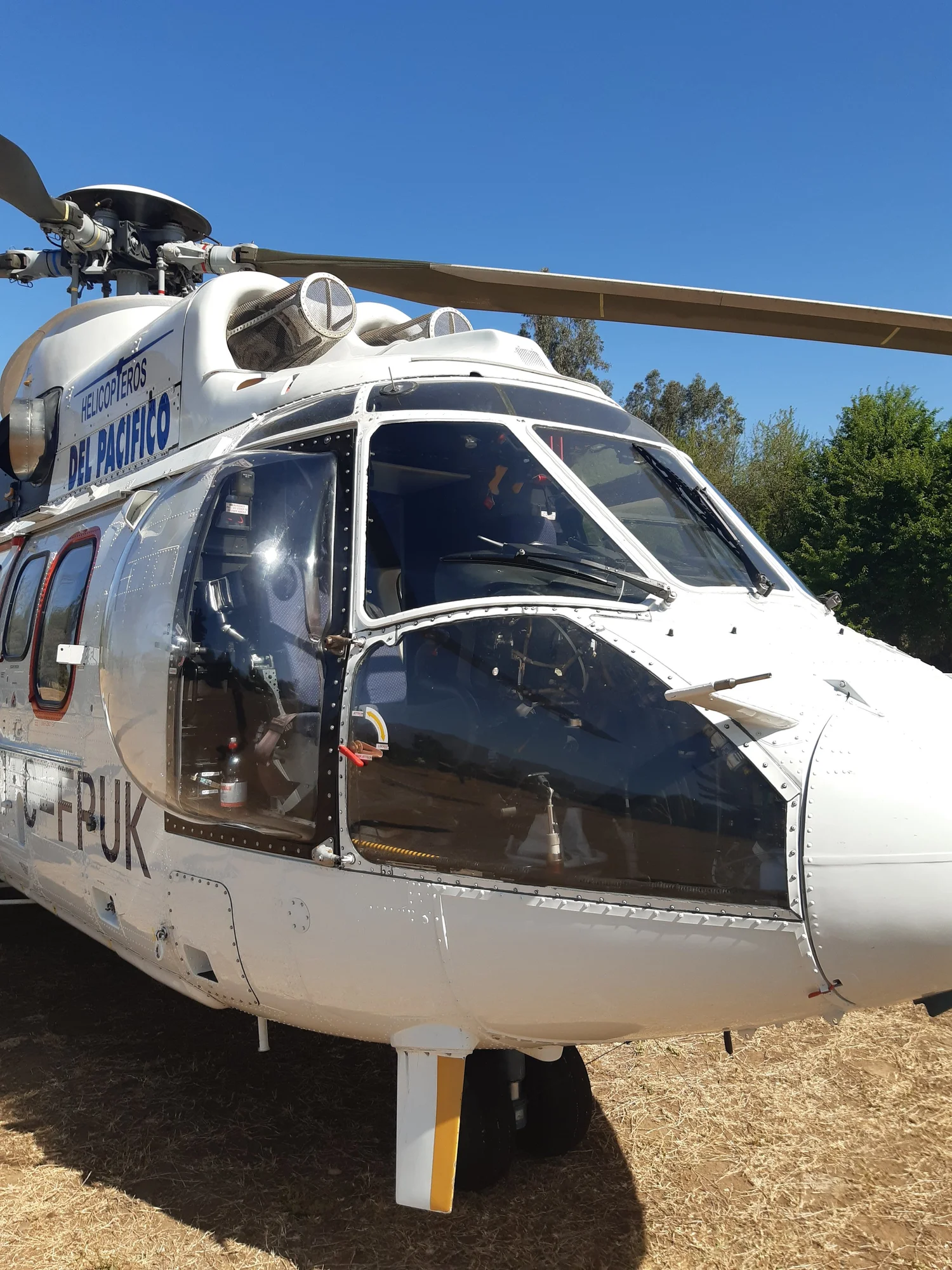 Airbus - AS332 (EC225) Pilot/Co-Pilot Bubble Window — VIH Aerospace MMRO