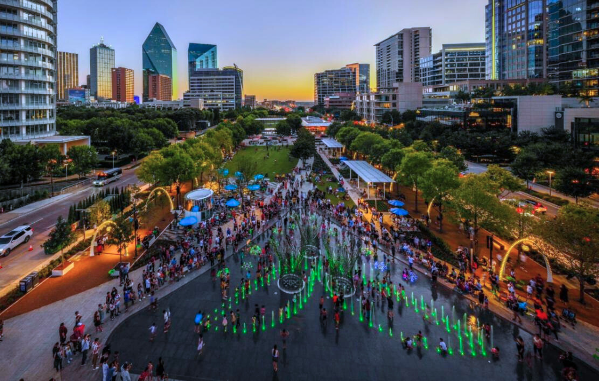 Nancy Best Fountain Patriotic Dance — Klyde Warren Park