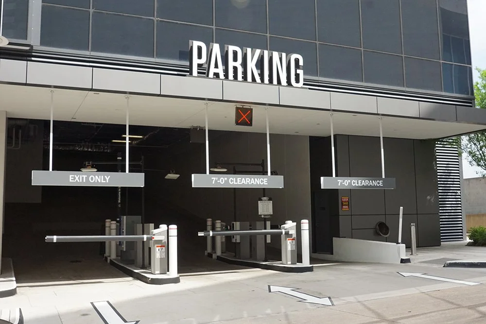 Parking — Klyde Warren Park