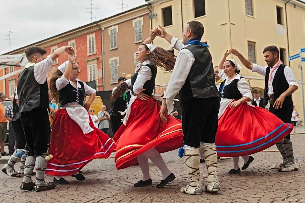 Italian Traditions: Dance the Tarantella! — Italian Community Services