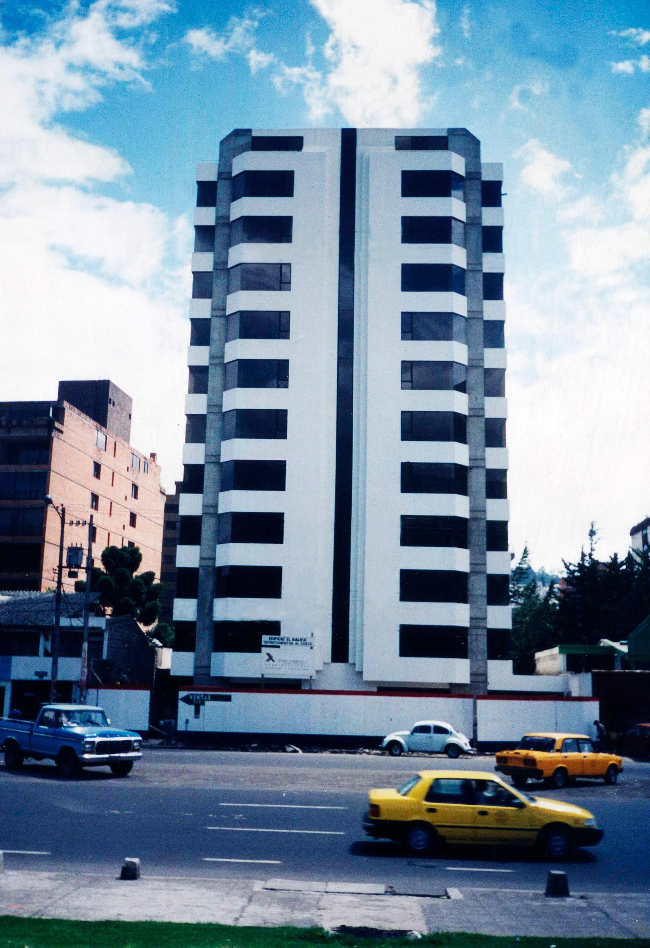 Edificios — Diego Robalino F. | Ingenieros Constructores