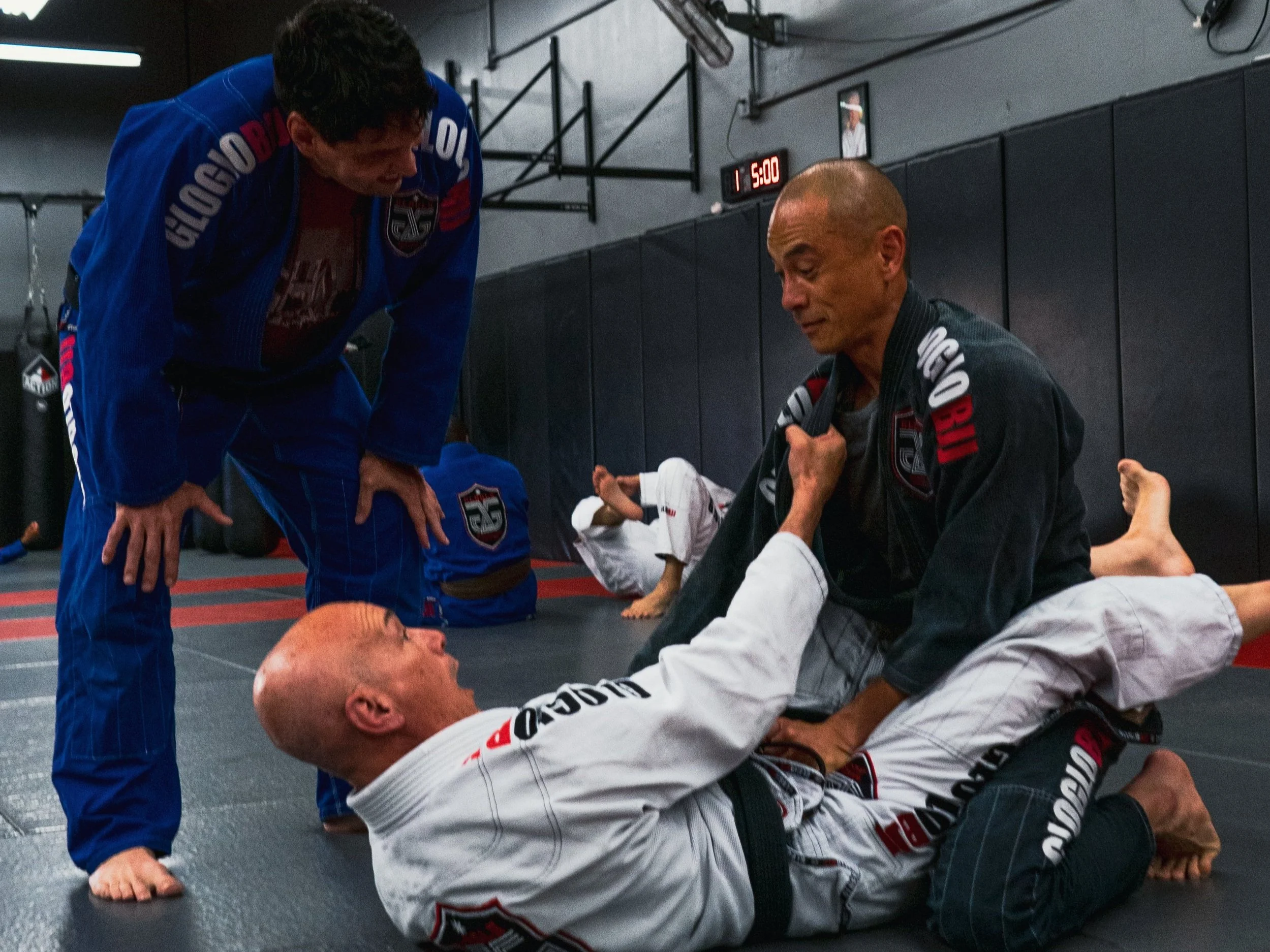 What's the Difference Between Gi and No-Gi Brazilian Jiu-Jitsu (BJJ ...