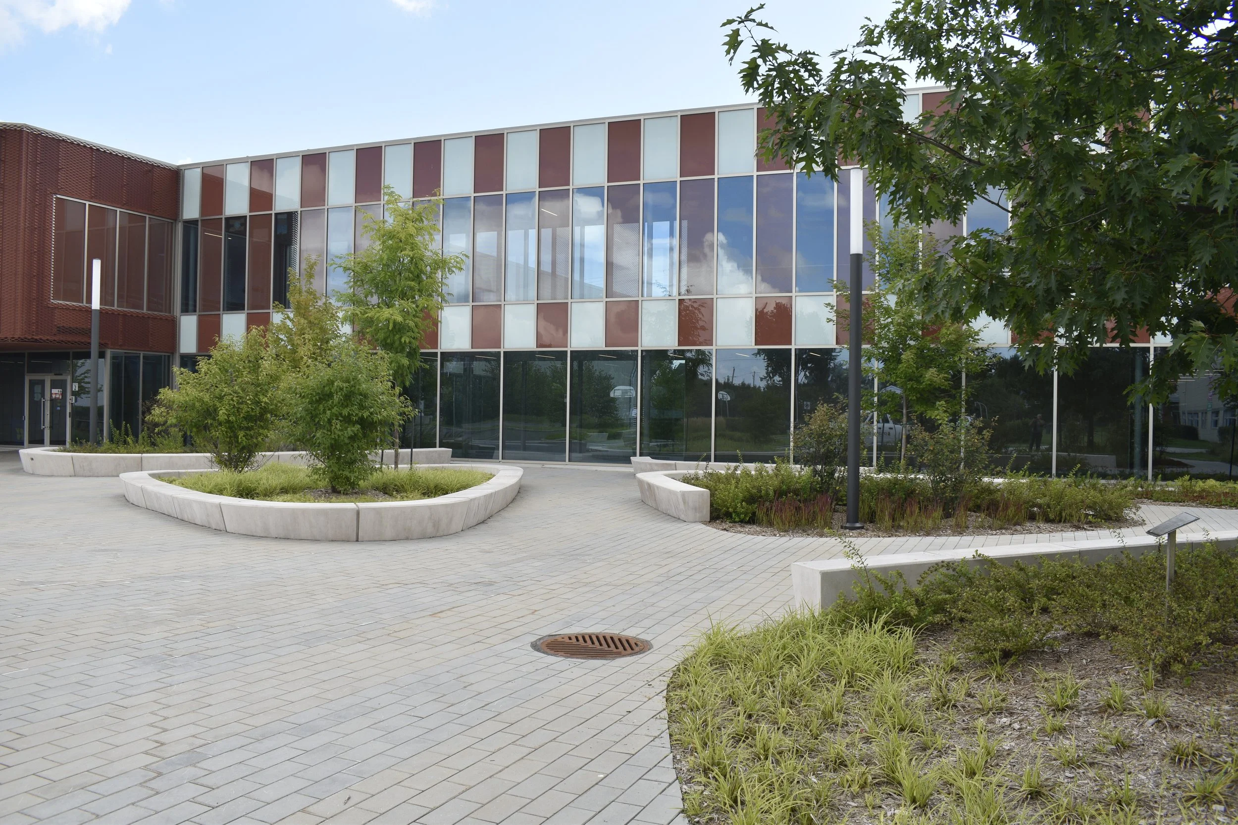 Collège Charles-Lemoyne (St-Catherine) — Sym-Tech Béton Préfabriqué