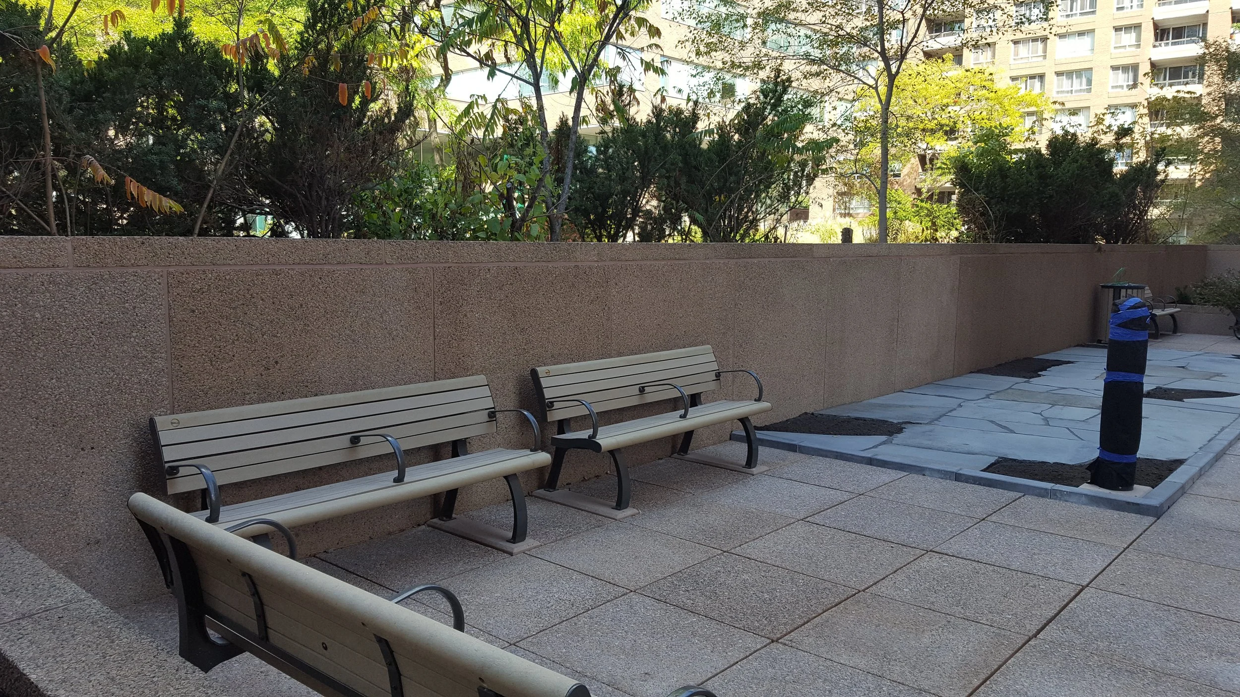 Complexe Guy-Favreau — Sym-Tech Béton Préfabriqué