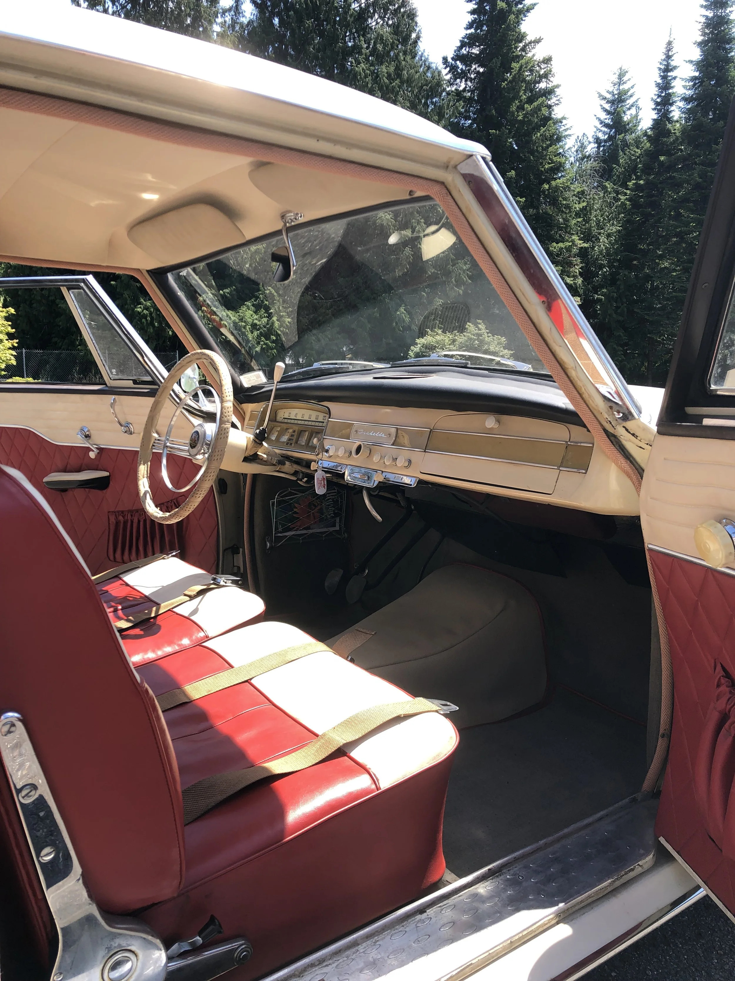 1961 Borgward Isabella de luxe — Cosmopolitan Motors LLC