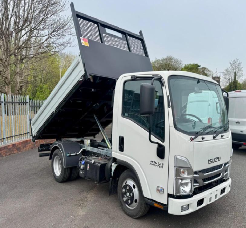 Isuzu Grafter 3.5T Trucks | Tough & Road-Ready | Aquila — Aquila Truck ...