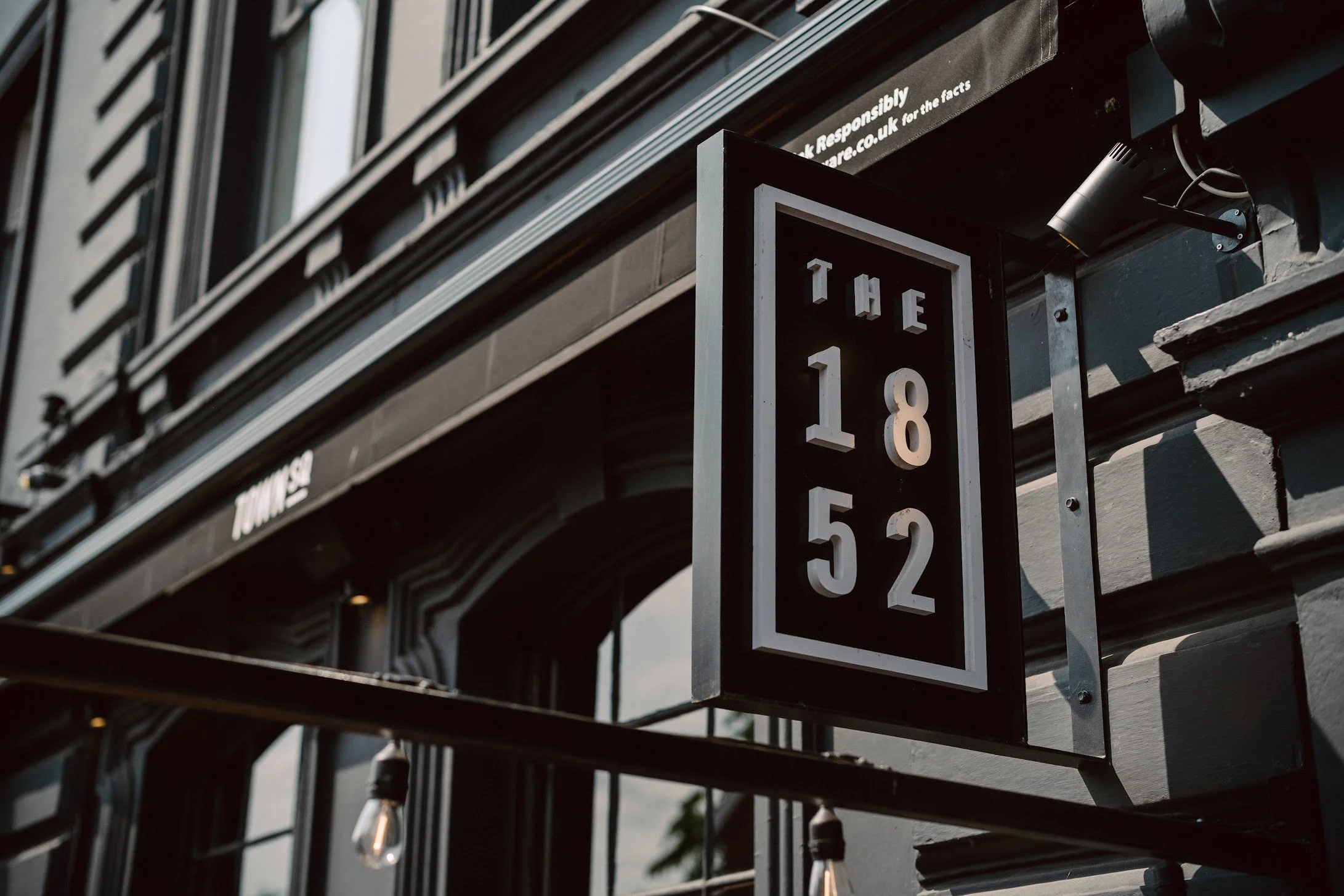 The 1852 Hotel | Comfy Beds & Great Craic | Belfast