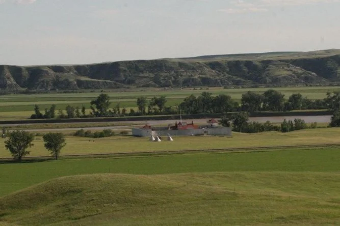 The Buffalo and Native Peoples on the Upper Missouri — BUFFALO GRANDE