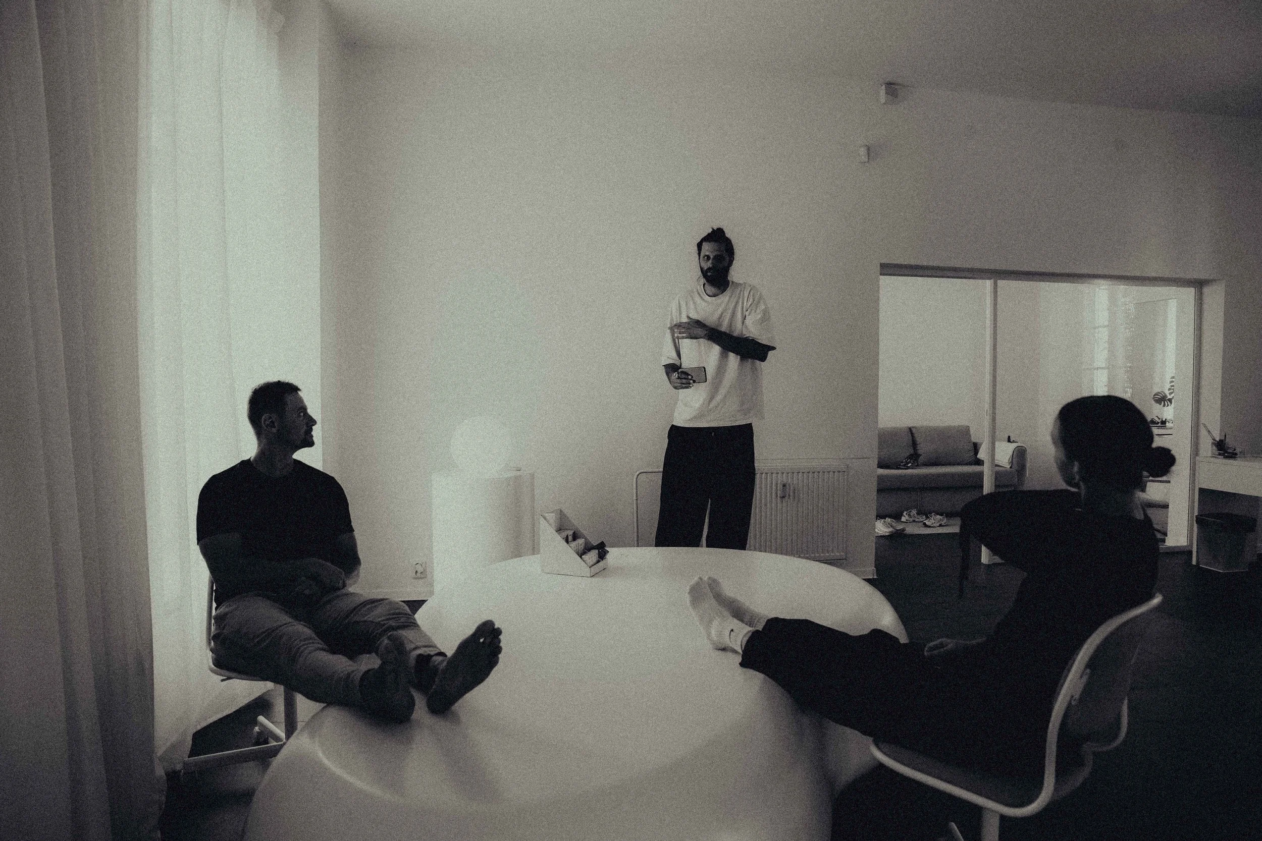 APU - Kontakt s vlastným vedomím - by Maroš Vago