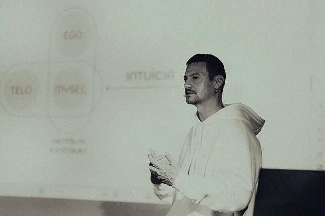 APU - Kontakt s vlastným vedomím - by Maroš Vago