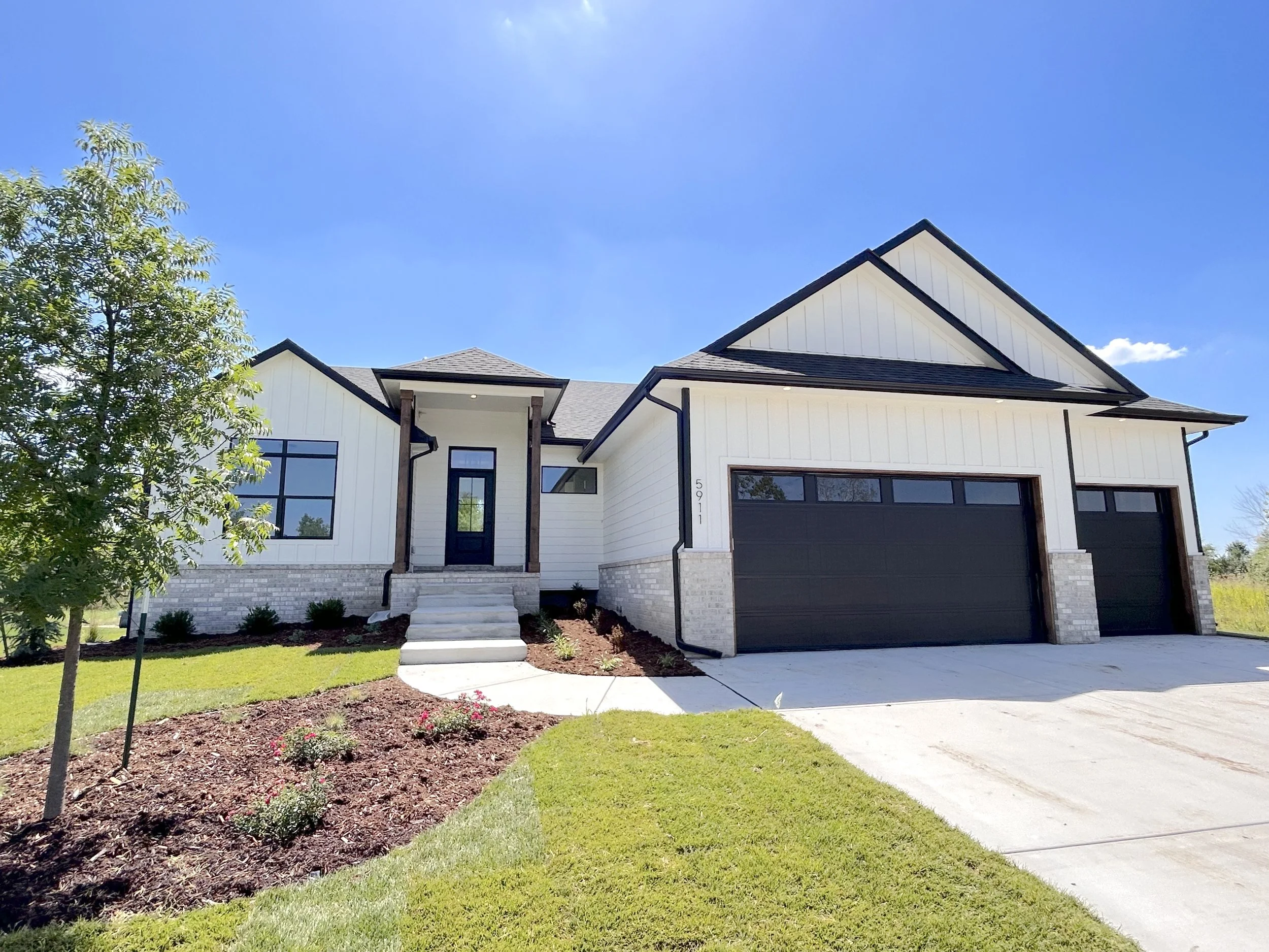 M&M Custom Construction LLC - Wichita Home Builder