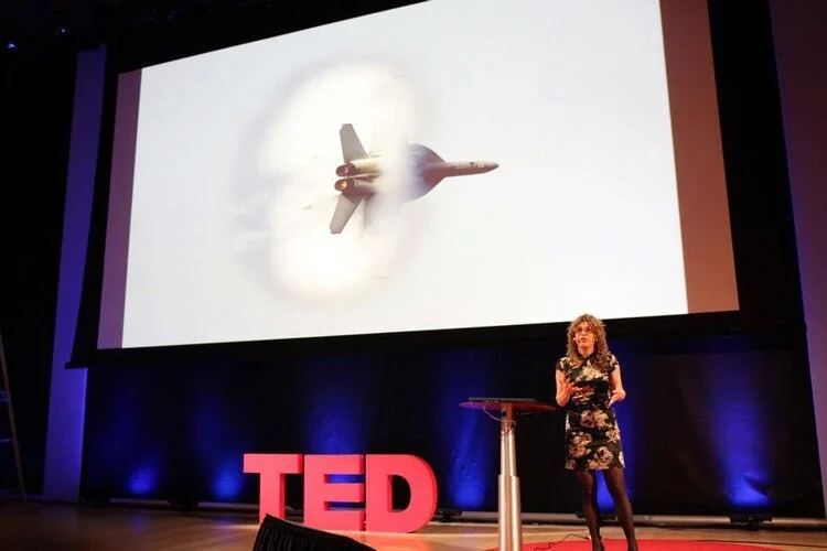 Debbie Berebichez — I Am A Scientist