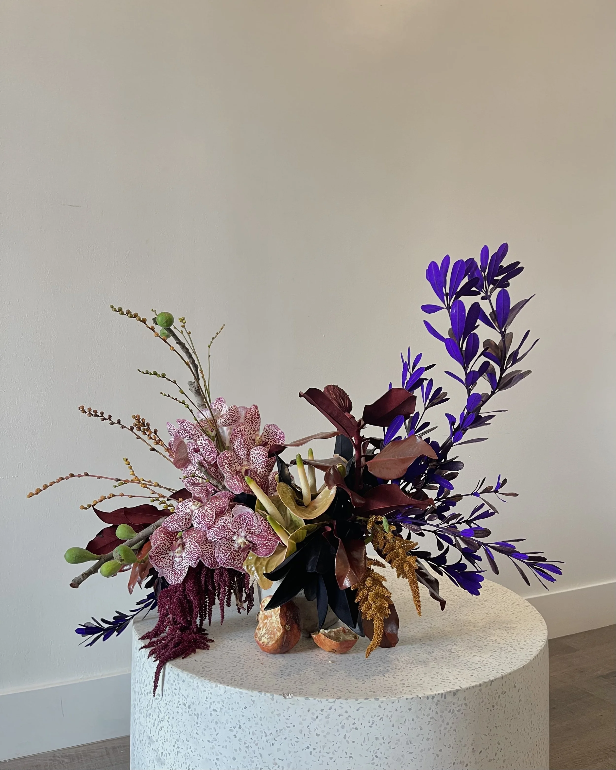 FLORALS + GIFTS — luna design studios