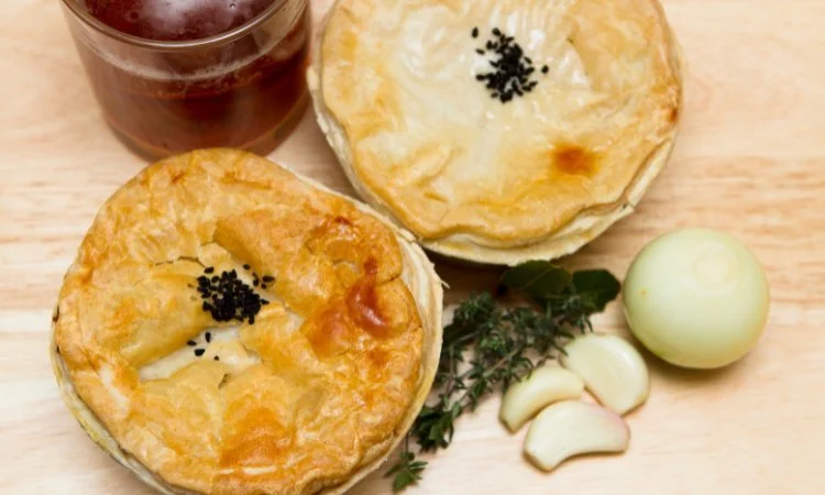 Australia’s Must-Try Traditional Foods for Newcomers - ottostay.com.au