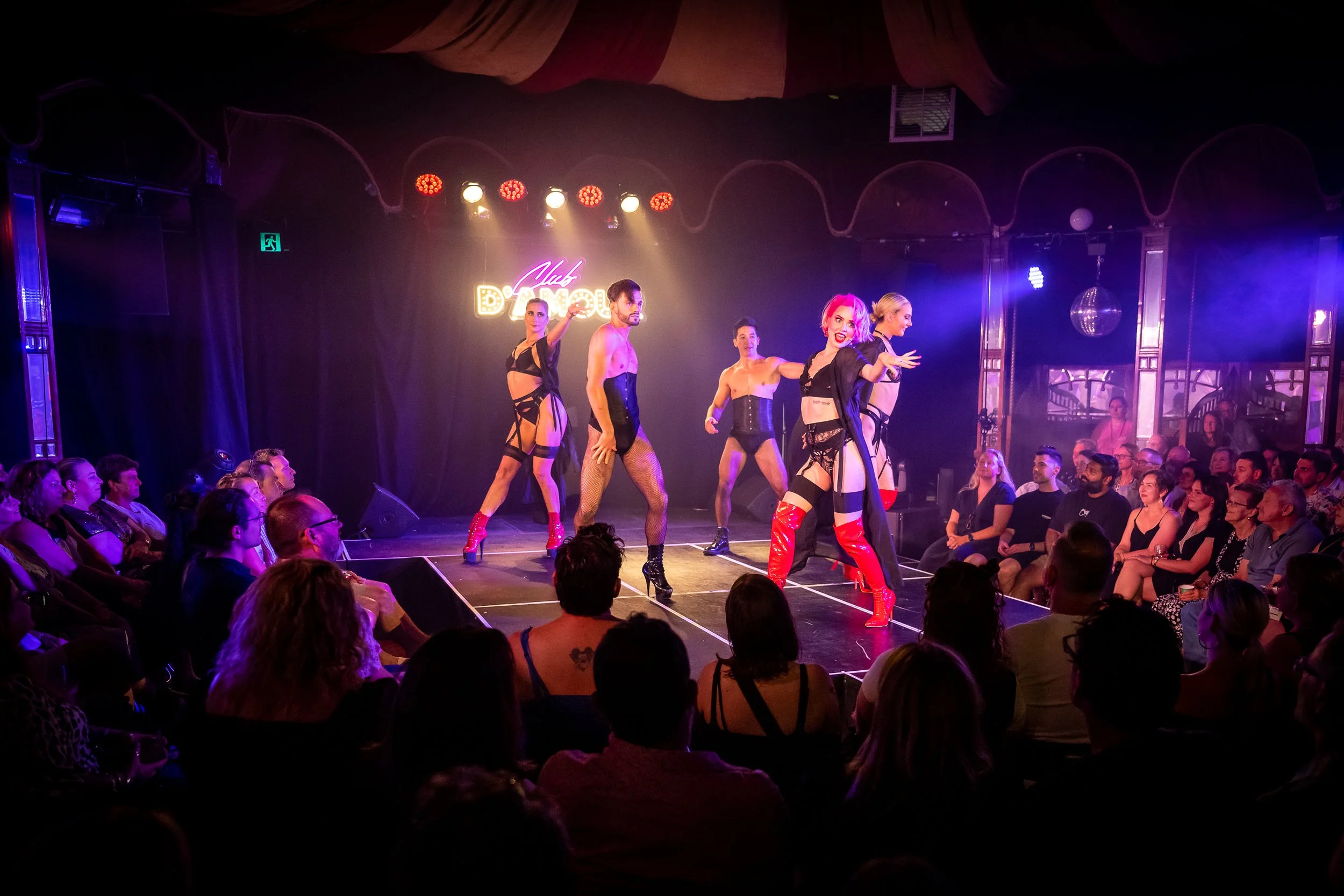 About — Amber Scates