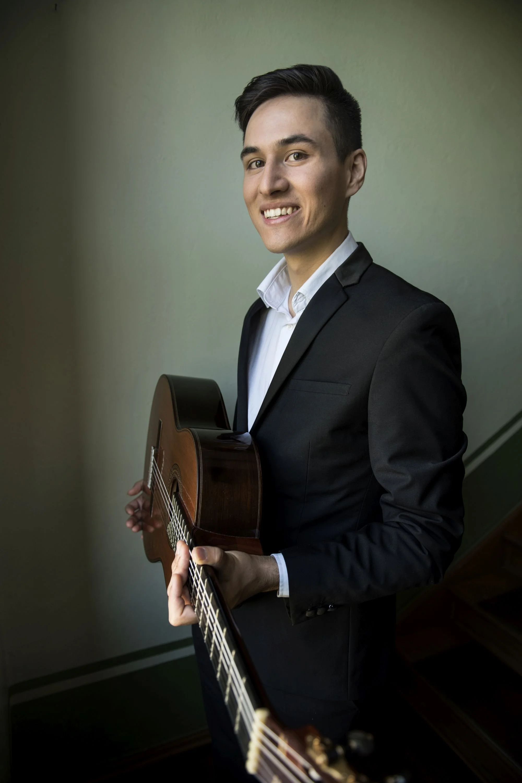 Gallery — Jesse Flowers Classical Guitarist