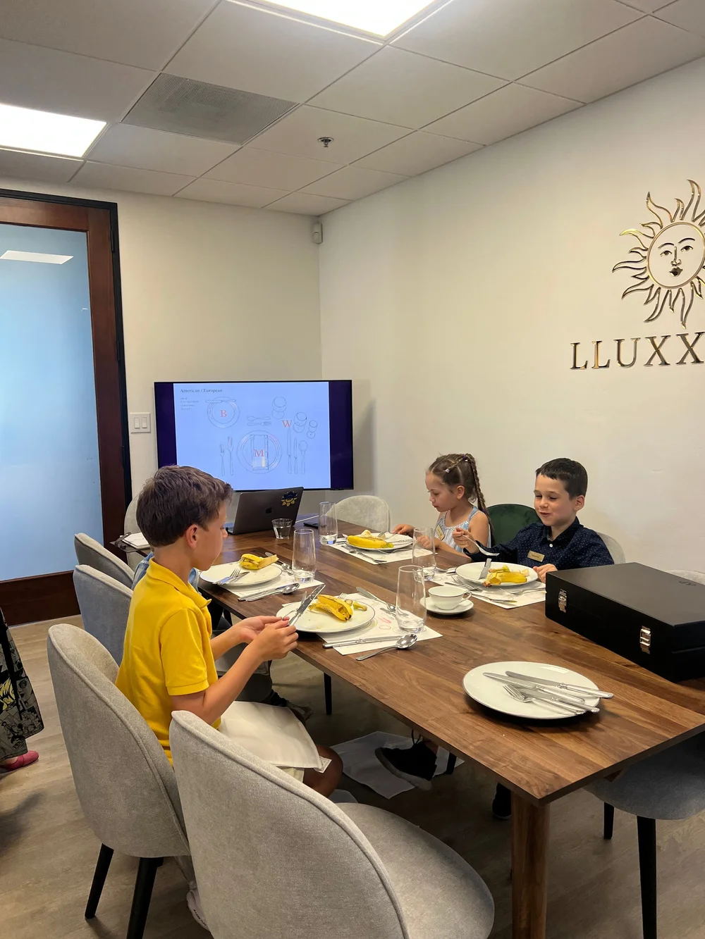 Etiquette Classes for Kids | Children Etiquette Lessons — LLUXXALL